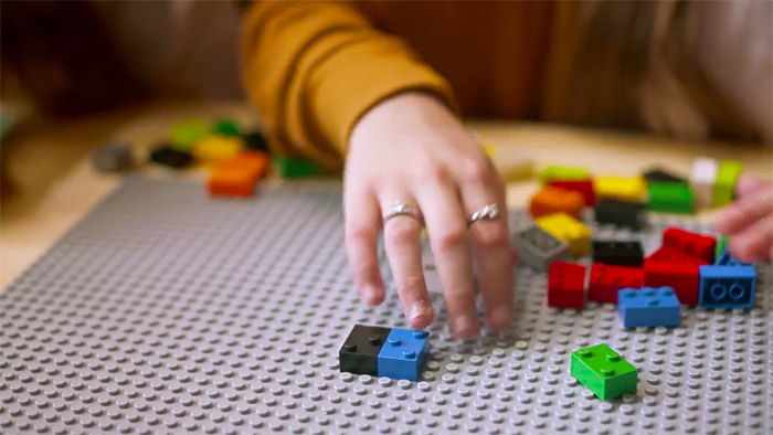 Lego Braille Bricks Help Blind Children Learn Through Play – BOOOOOOOM ...