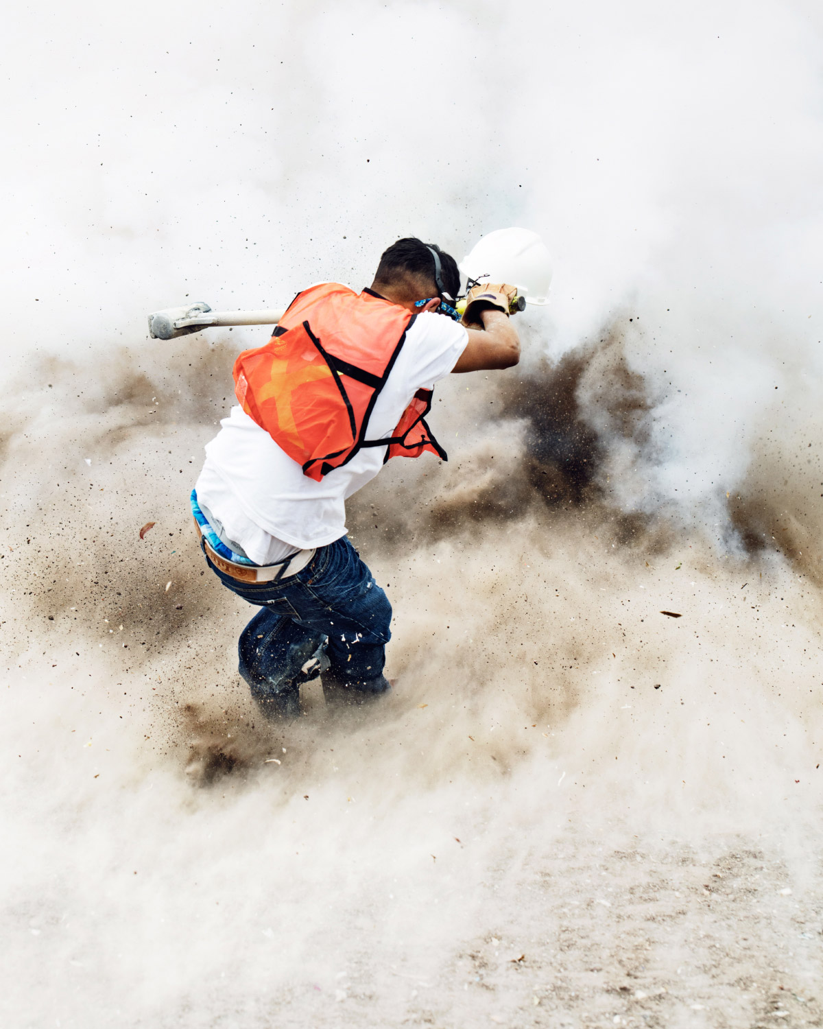 Photographer Thomas Prior Captures Mexican Festival of Sledgehammers ...