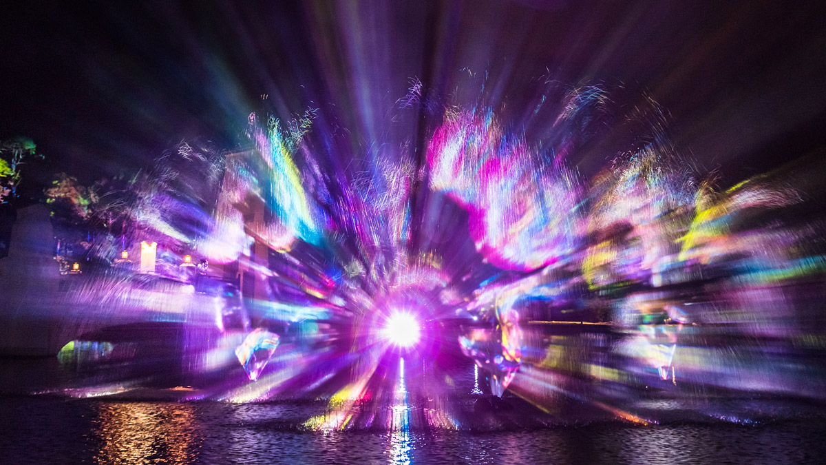 A Vibrant Environmental Video Installation by Artist Robert Seidel ...