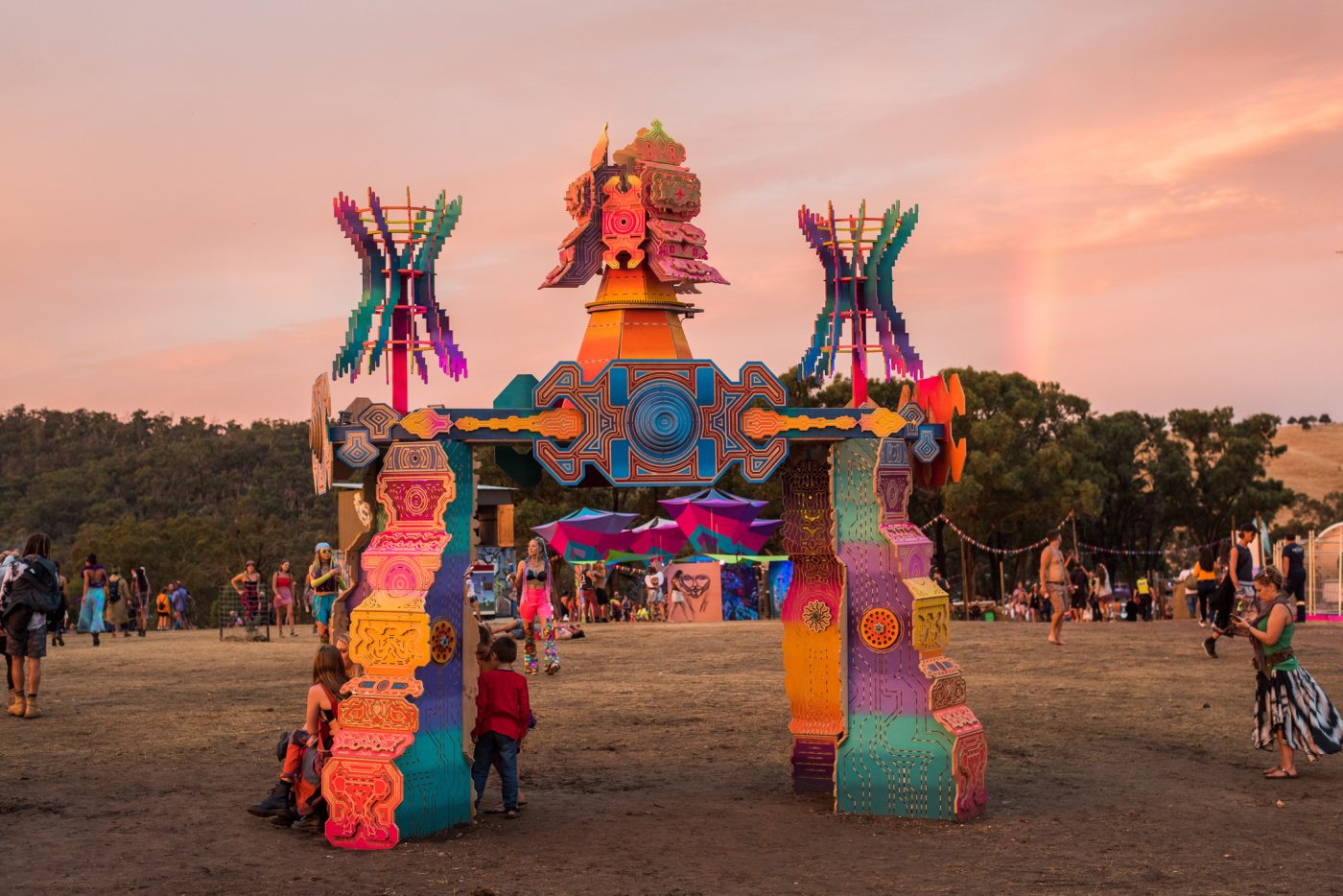 Toggles interactive Sculpture installation at Rainbow Serpent Festival 2018 – BOOOOOOOM ...