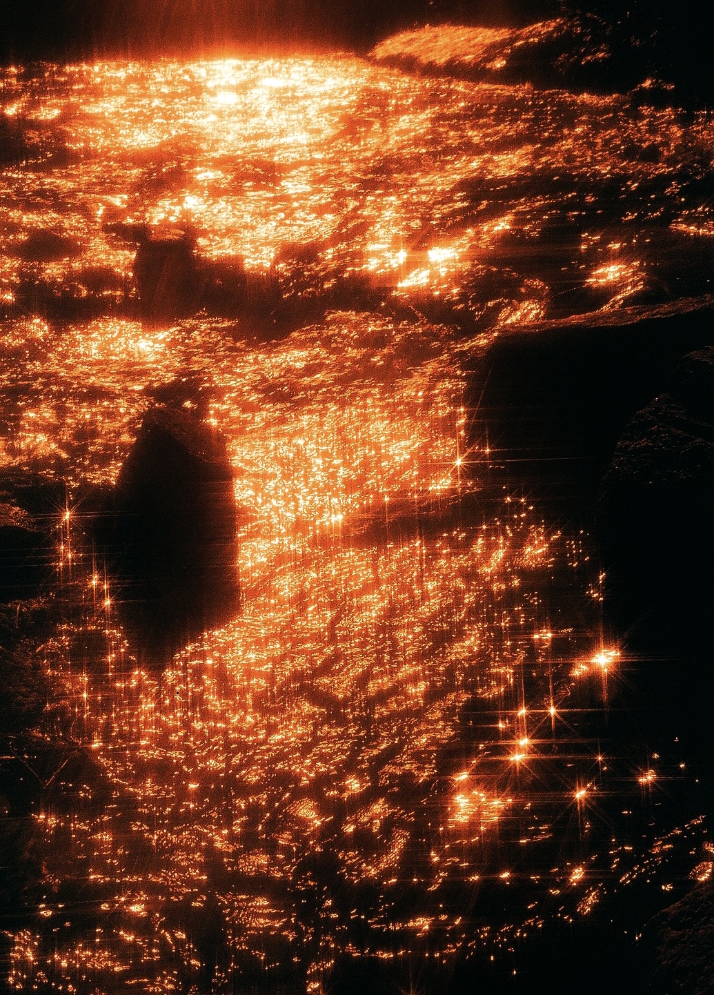 Glowing waters – BOOOOOOOM! – CREATE * INSPIRE * COMMUNITY * ART ...